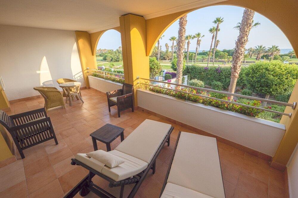 Hotel Playaballena, Rota. Desde 96.27€ - Central de Reservas