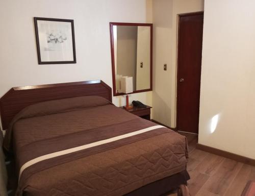 Hotel Alcala del Rio, Santiago de Chile. Desde 59.56€ - Central de Reservas