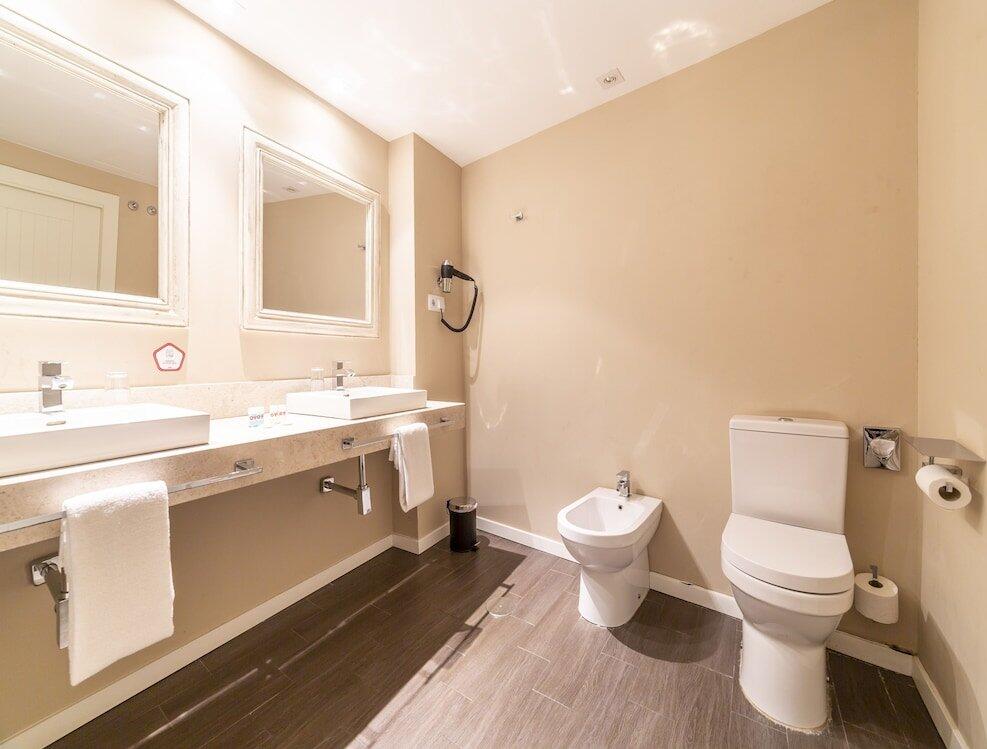 Hotel Altora, Tomelloso. Desde 75€ - Central de Reservas