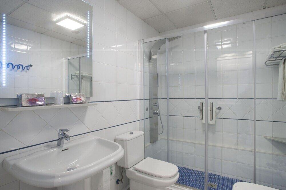 Hotel Ribes Roges, Vilanova i la Geltrú. Desde 121.14€ - Central de ...