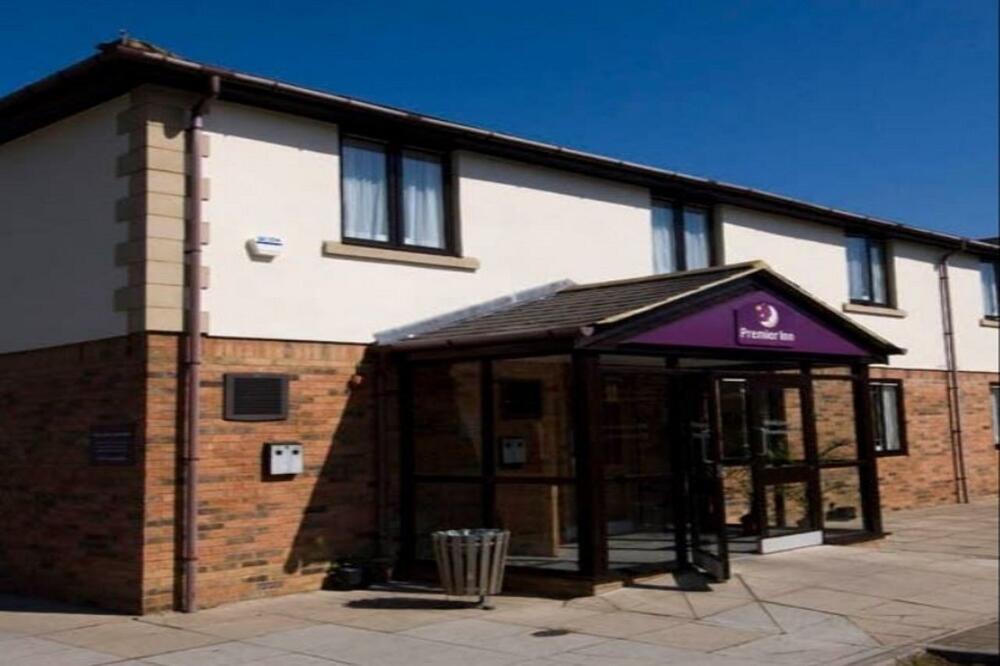 Hotel Premier Inn Silverstone, Brackley - Reserving