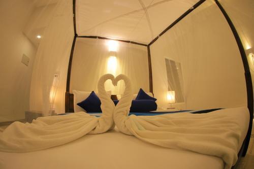 Hotel Refresh Blue, Hikkaduwa - Central de Reservas