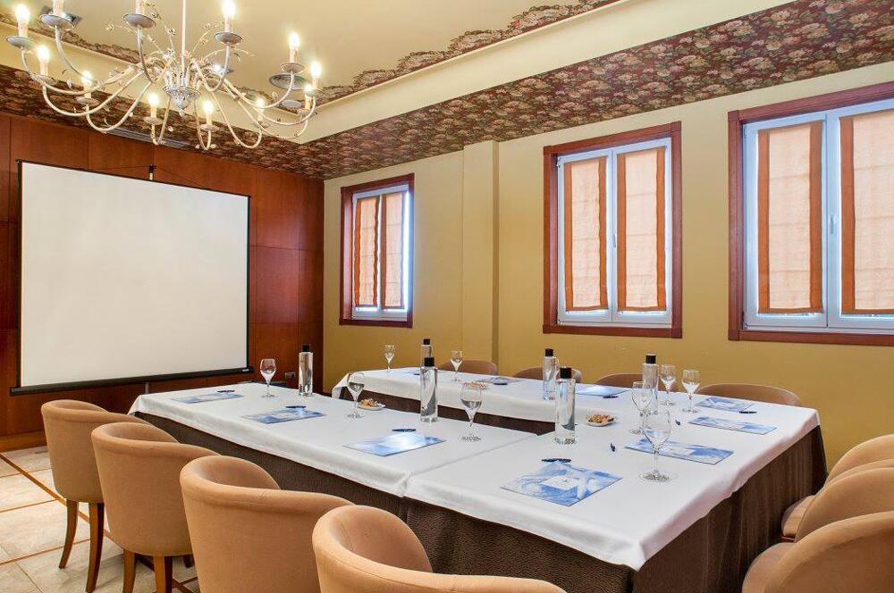 Complejo Talaso Atlántico, Bayona. Desde 80.38€ - Central de Reservas