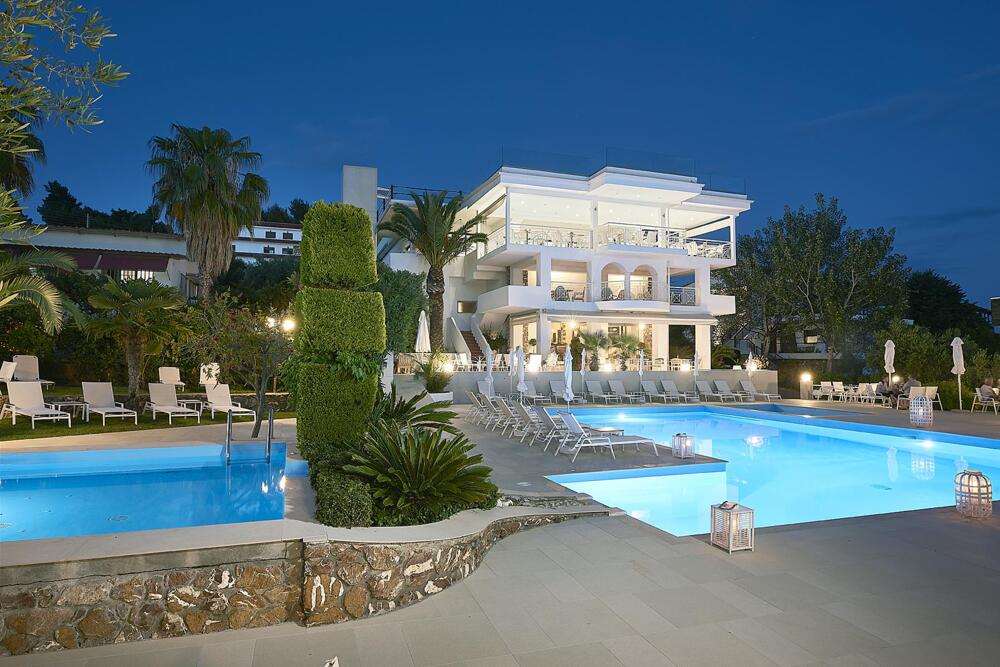 Glavas Inn Hotel, Gerakini - Reserving