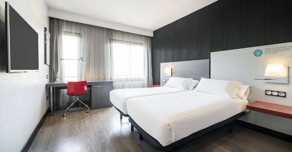 Hotel Ilunion Suites Madrid, Madrid. Desde 93.8€ - Central de Reservas