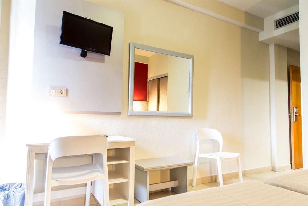 Hotel Joya, Benidorm. Desde 54.47€ - Centraldereservas.com