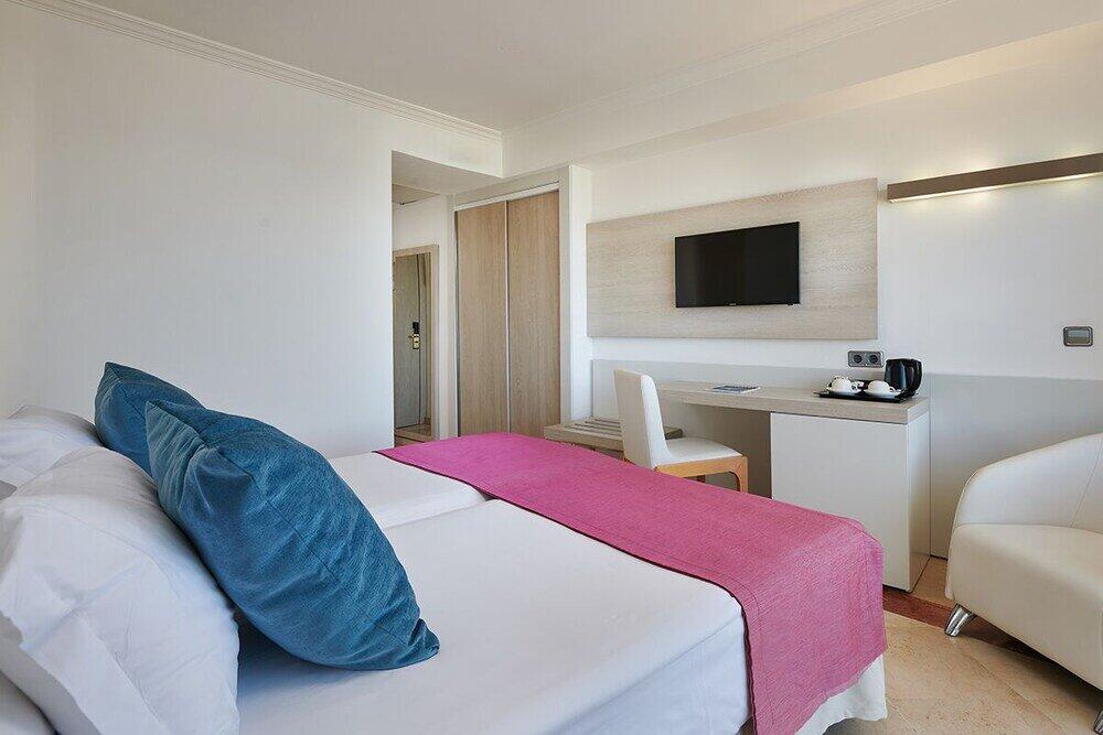 Hotel Grupotel Acapulco Playa - Adults Only, Playa de Palma. Desde 152 ...