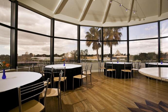 Hotel Carousel Inn And Suites, Anaheim - Centraldereservas.com