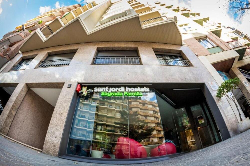 Saint Jordi Hostel Barcelona