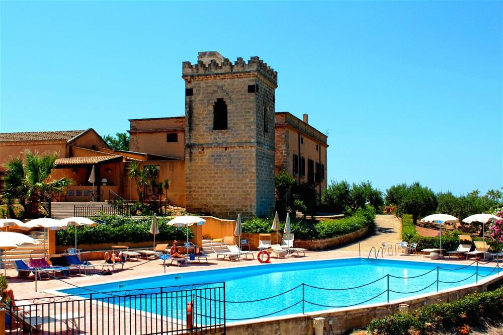 Hotel Baglio Oneto dei Principi di San Lorenzo - Luxury Wine Resort ...