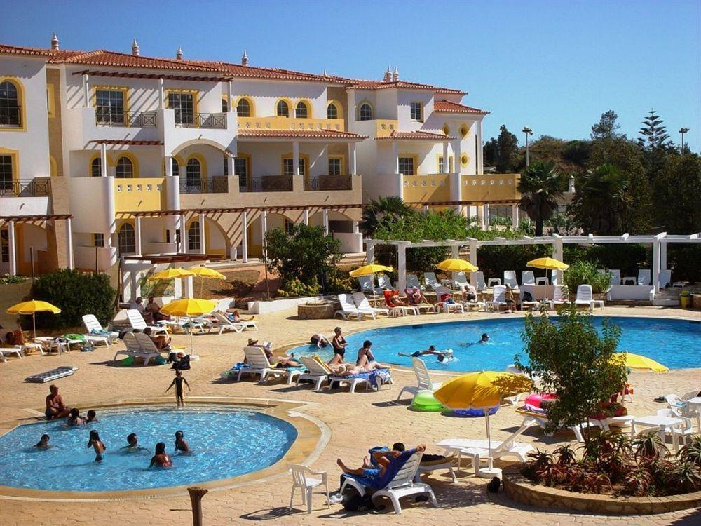 Luz Bay Hotel, Praia da Luz. Desde 66.45€ - Centraldereservas.com