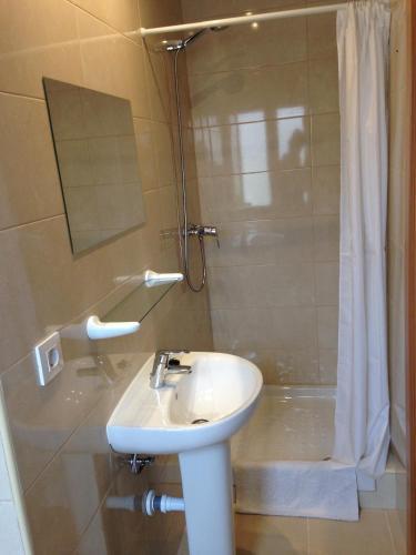 Hostales y pensiones Pensio Codolar, Tossa de Mar - Central de Reservas