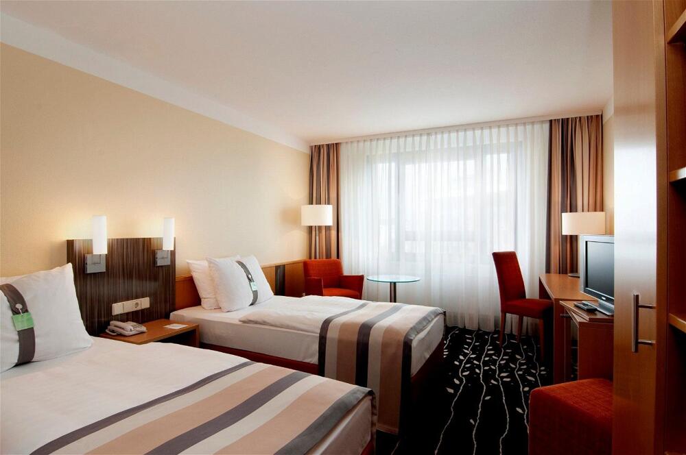 Holiday Inn Stuttgart, an IHG Hotel, Stuttgart - Centraldereservas.com