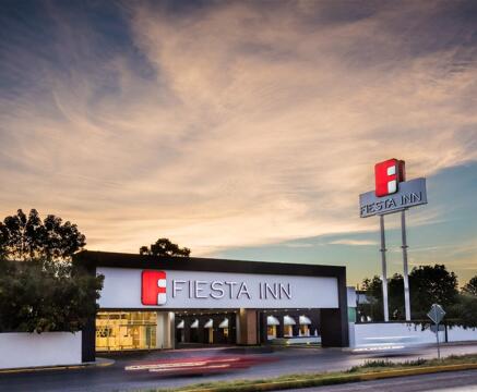 Hotel One San Luis Potosi Glorieta Juarez, San Luis Potosí - Central de ...