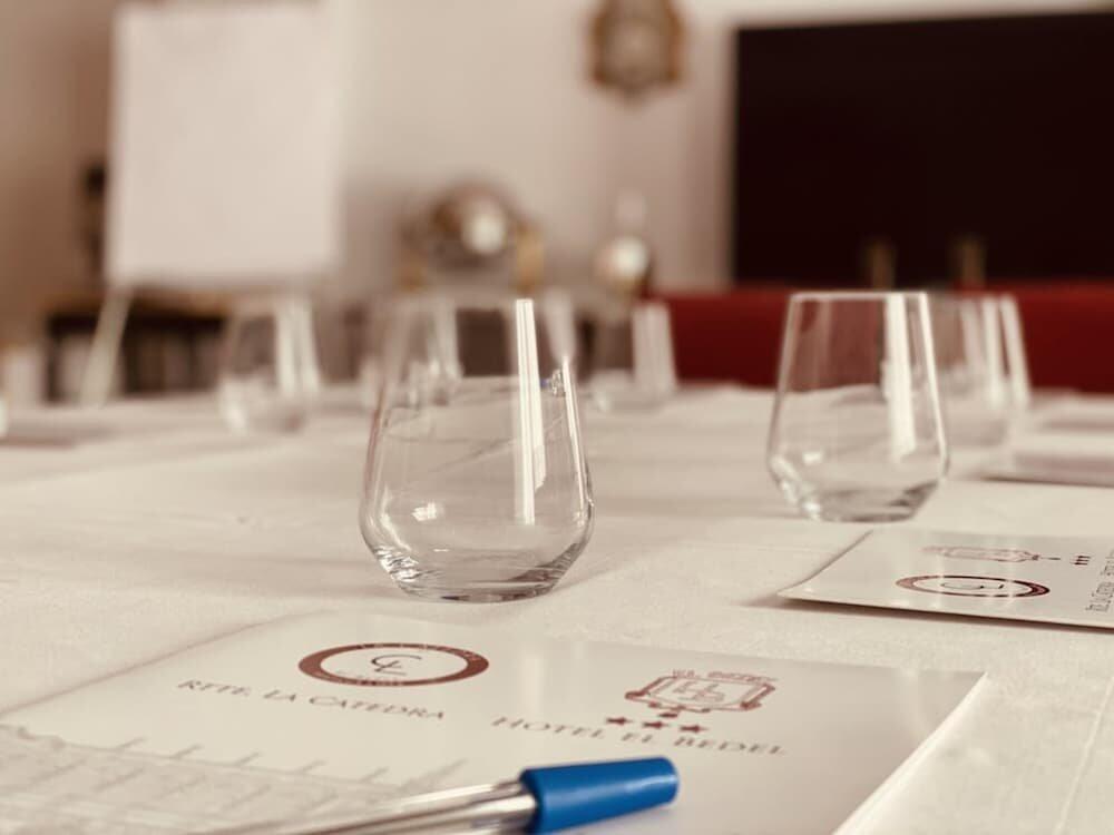 Hotel El Bedel, Alcalá de Henares. Desde 56.06€ - Central de Reservas