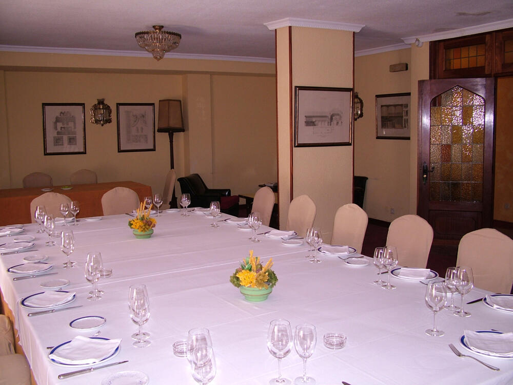 Hotel El Bedel, Alcalá de Henares. Desde 56.06€ - Central de Reservas