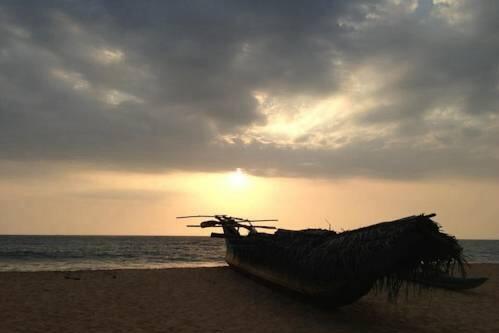 Nico Beach Hotel, Hikkaduwa - Central de Reservas