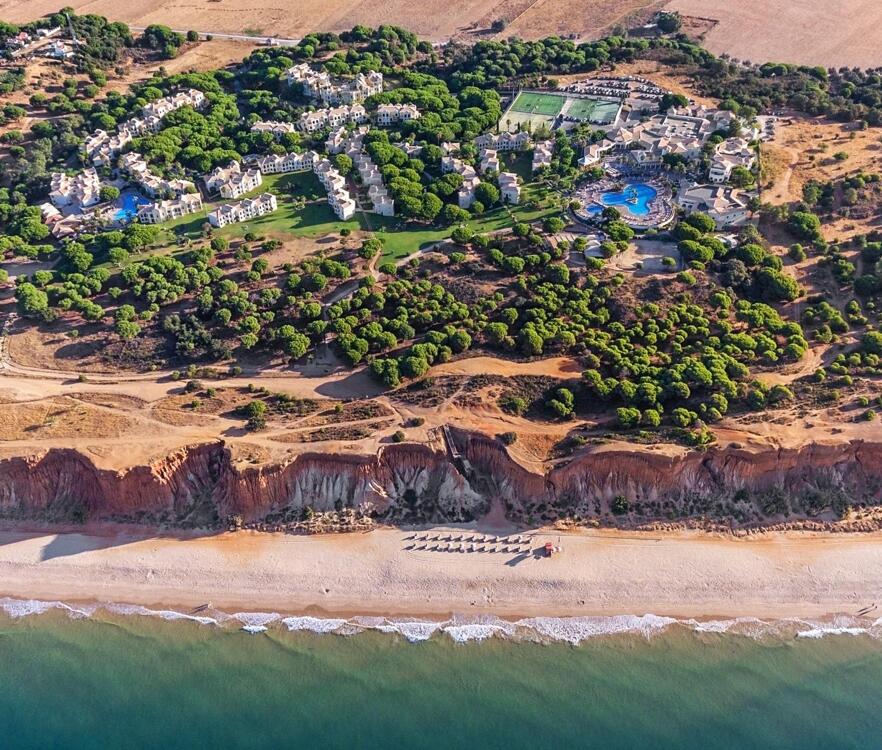 Hotel AP Adriana Beach Resort, Olhos de Água. Desde 187.4 ...