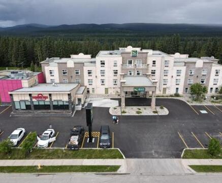 Hotel Lakeview Inns & Suites - Hinton, Hinton - Central de Reservas