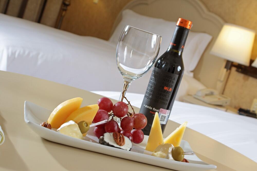 Hotel MS Milenium Monterrey Curio Collection by Hilton, Monterrey ...