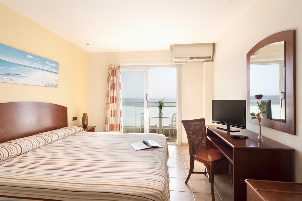 Hotel 4R Miramar Calafell, Calafell. Desde 65€ - Central de Reservas