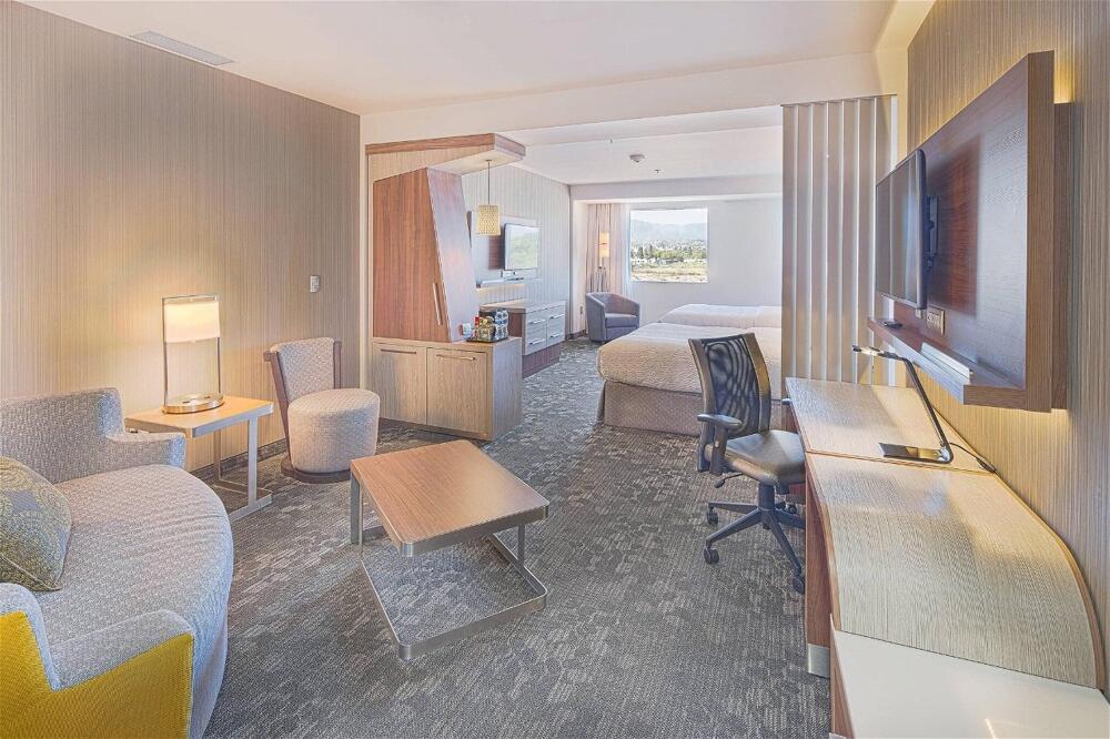 Hotel Courtyard Saltillo, Saltillo - Centraldereservas.com