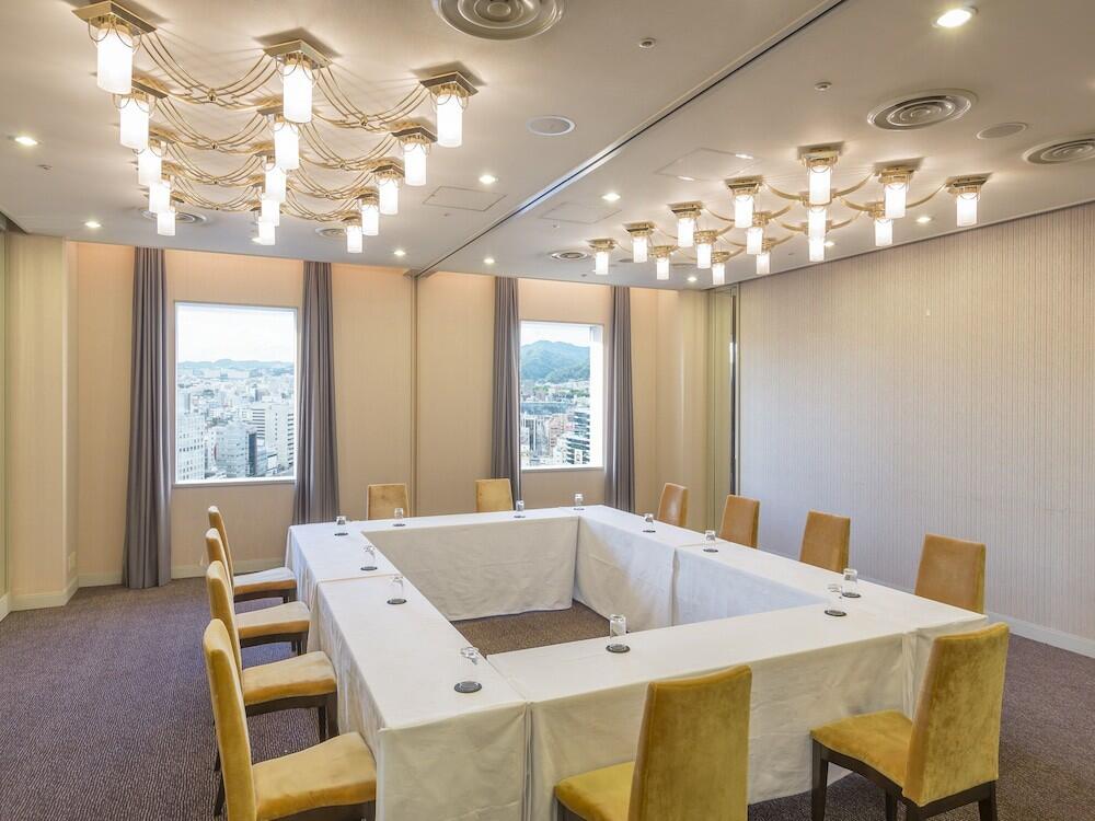 Hotel Crown Palais Kobe, Köbe - Central de Reservas