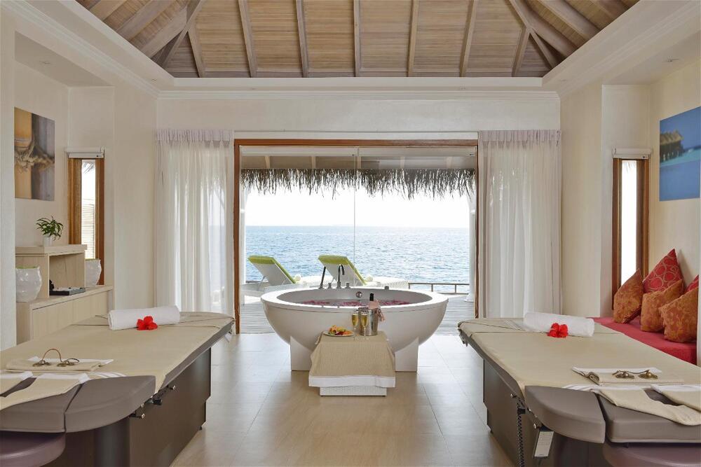 Complejo Outrigger Maldives Maafushivaru Resort, Dhangethi. Desde 561. ...