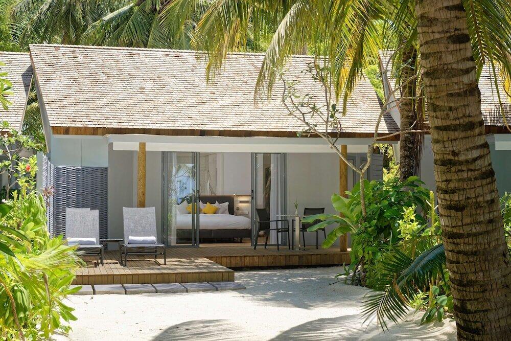 Complejo Outrigger Maldives Maafushivaru Resort, Dhangethi. Desde 561. ...