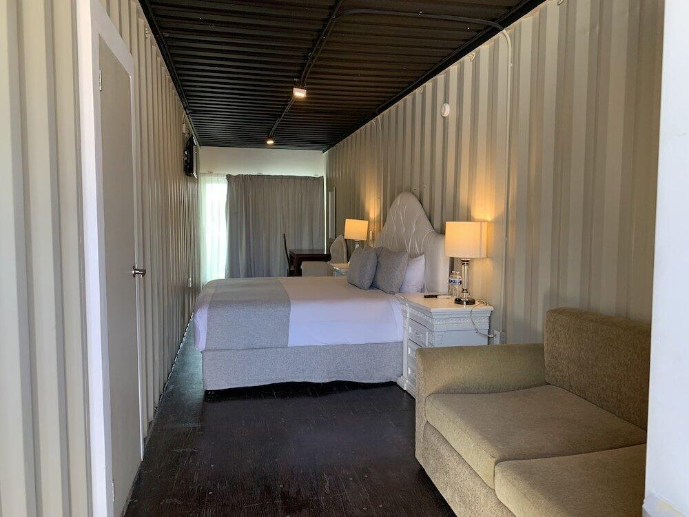 Hotel Container Inn, Puerto Vallarta. Desde 58.63€ - Centraldereservas.com