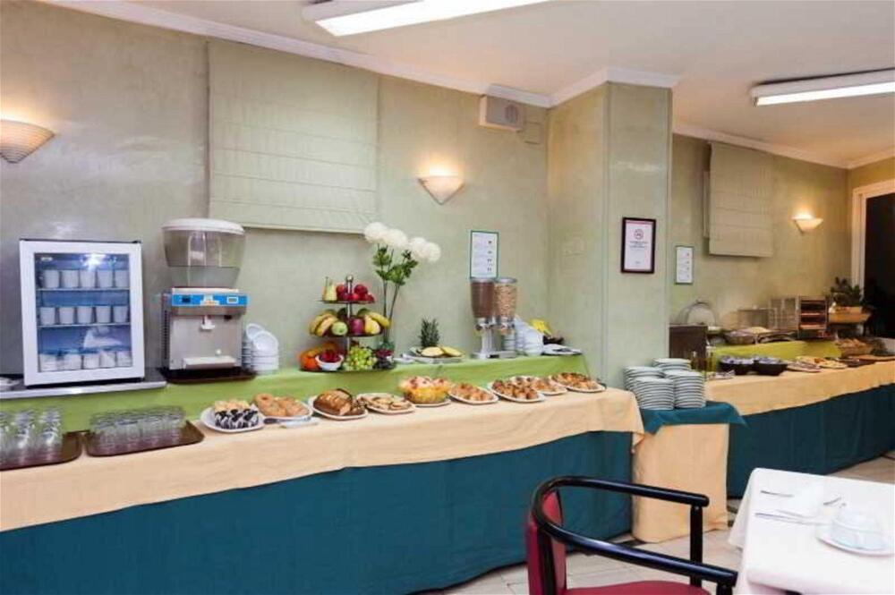 Hotel Derby Sevilla, Sevilla. Desde 54.59€ - Central de Reservas