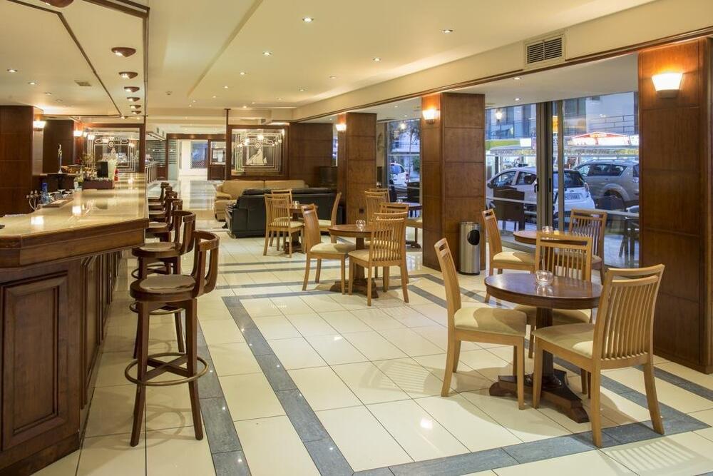 Manousos City Hotel, Rodas. Desde 71.54€ - Centraldereservas.com