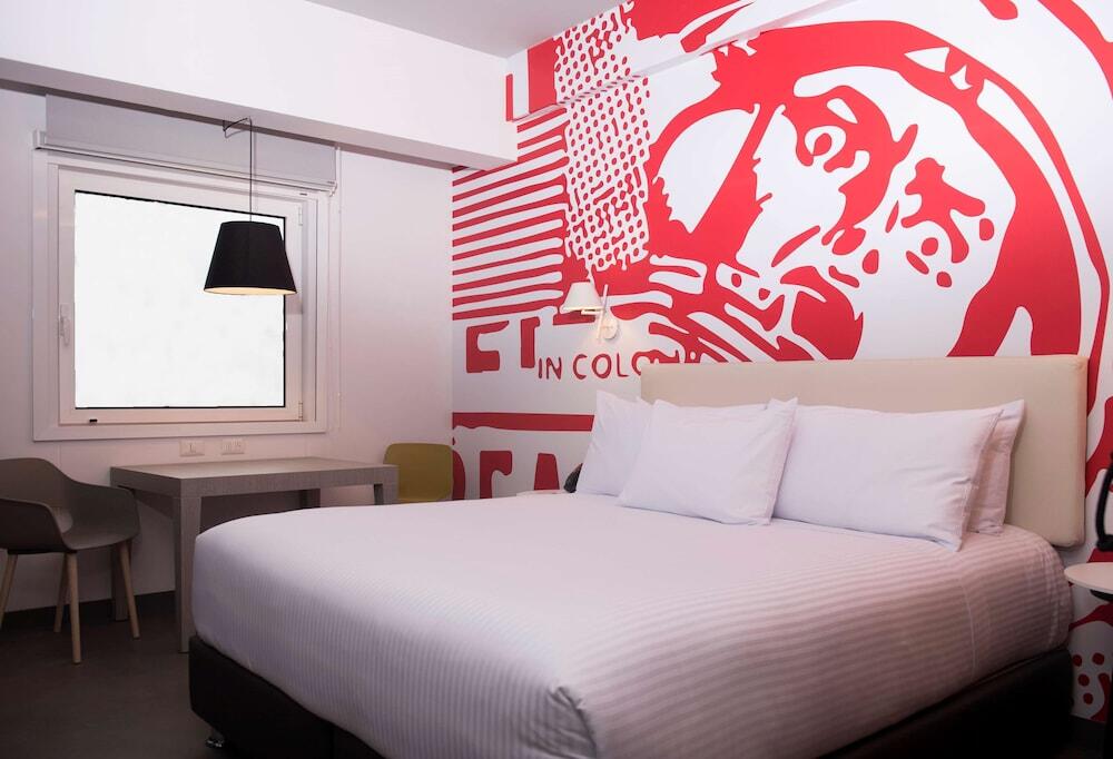 Hotel Radisson Red Miraflores, Lima - Centraldereservas.com
