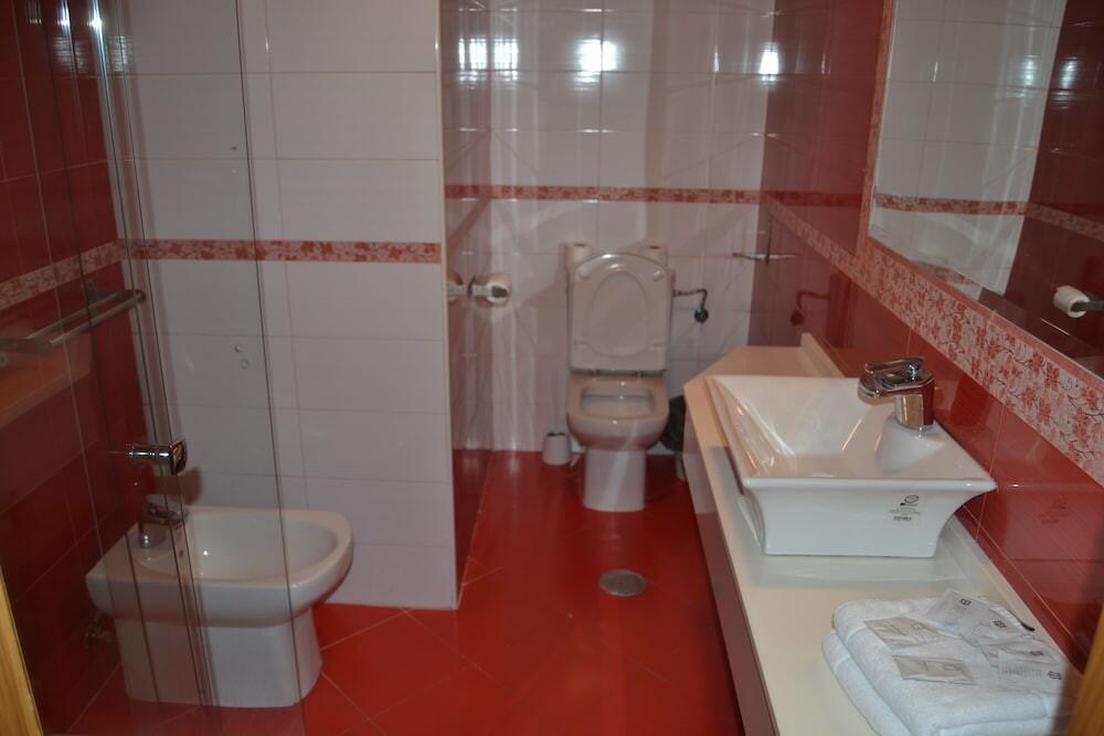 hotel la Ribera, Santianes. Desde 50.02€ - Centraldereservas.com