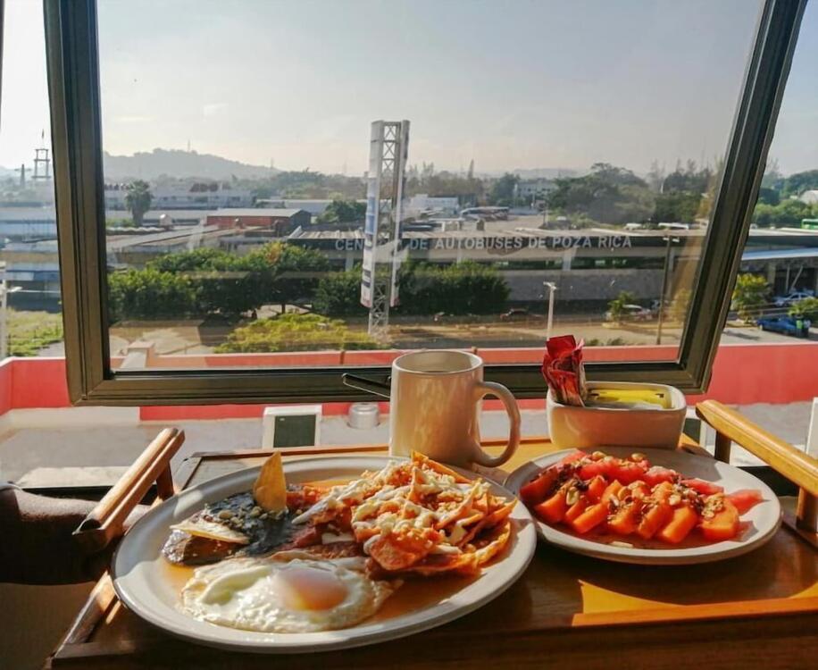 Hotel Paris FC Express, Poza Rica - Central de Reservas