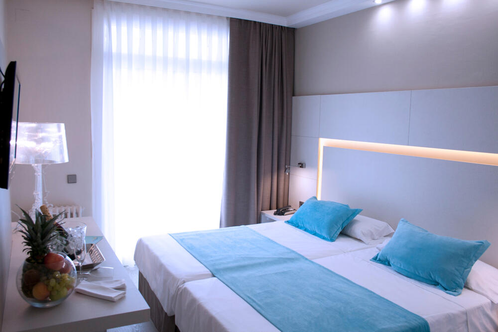Hotel Ibersol Antemare - Adults Only, Sitges. Desde 77.62€ - Central de ...