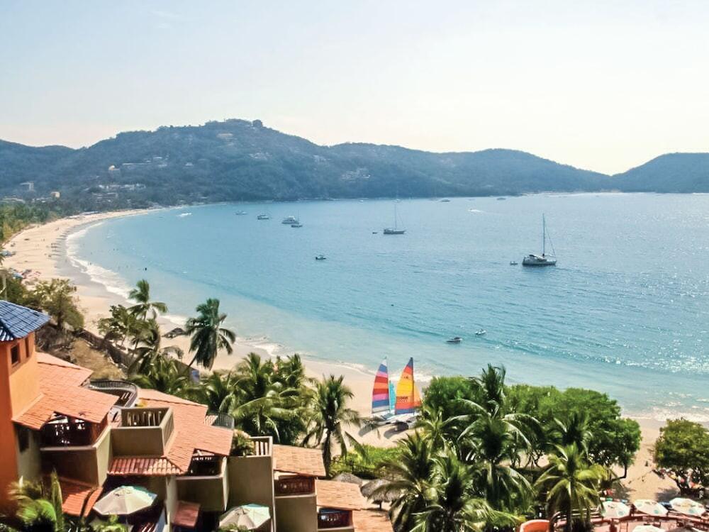Complejo Embarc Zihuatanejo by Diamond Resorts, Zihuatanejo - Central ...