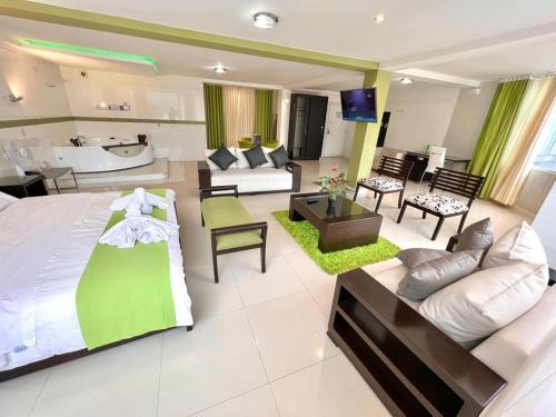 Destiny Hotel, Baños - Central de Reservas