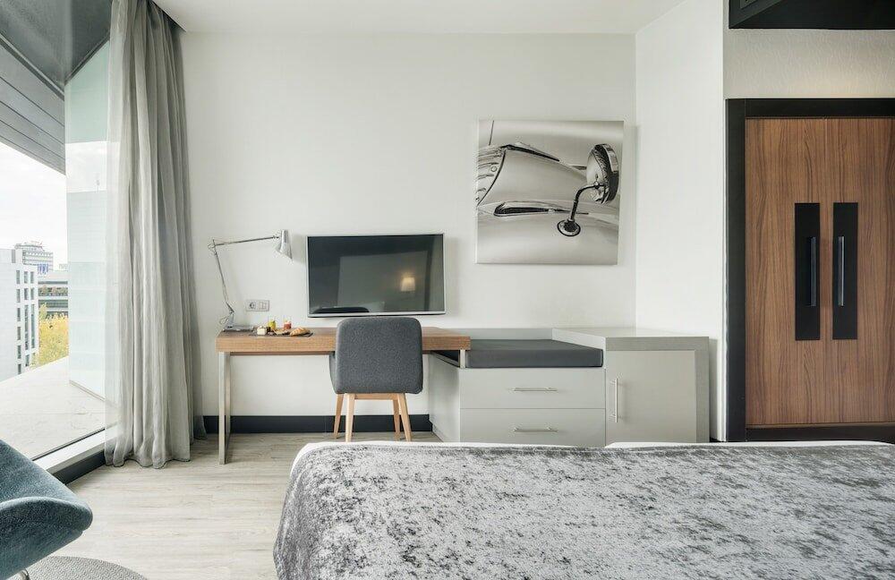 Hotel Ilunion Atrium, Madrid. Desde 110.4€ - Central de Reservas