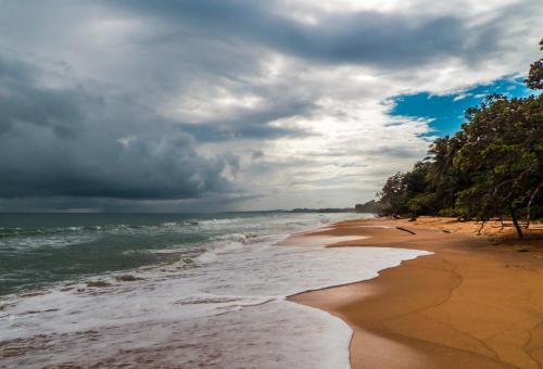 Playa Bluff Hotel, Bocas del Toro. Desde 78.55€ - Central de Reservas