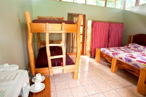 Hotel Blue Conga, Puerto Viejo - Central de Reservas