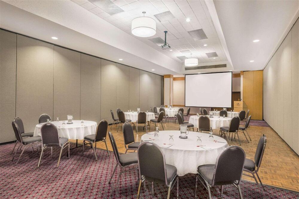 Hotel Ramada Plaza by Wyndham Prince George, Prince George ...