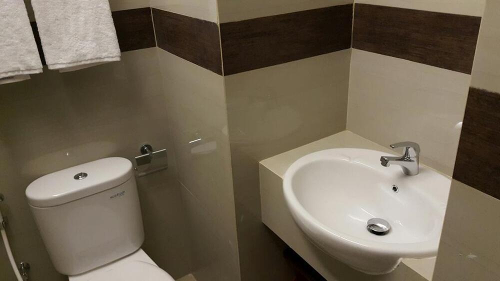 Biz Hotel Ambon, Ambon - Central de Reservas