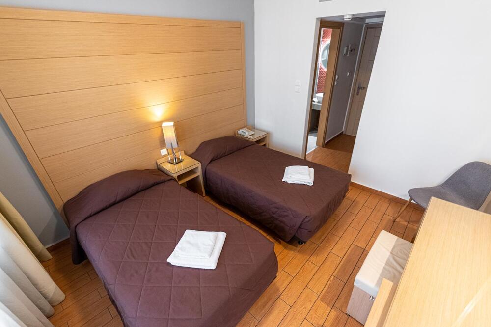 Parnon Hotel, Atenas. Desde 73.43€ - Central de Reservas