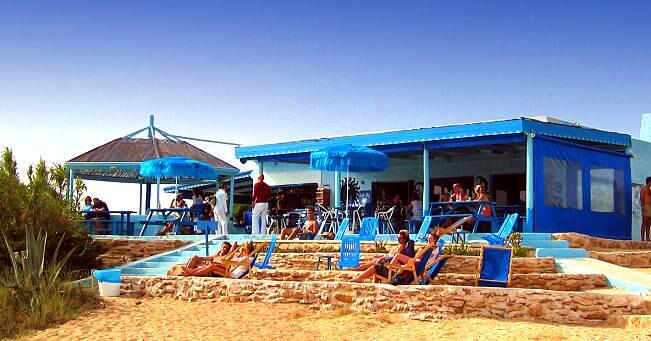 Un bar entre las dunas en Formentera - Tu Hotel en centraldereservas.com