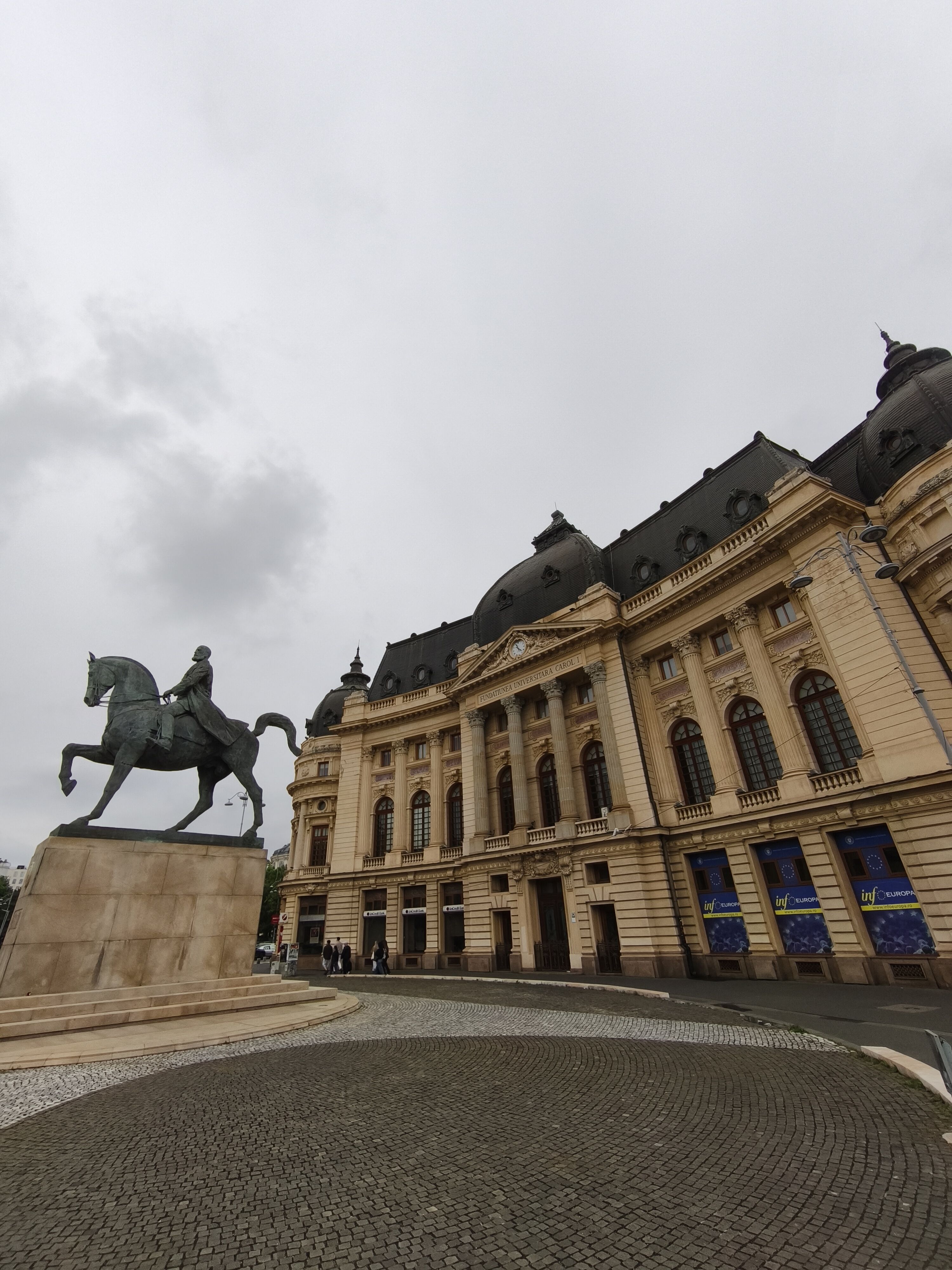 24 opiniones de viajeros sobre Bucarest, Bucarest - Central de Reservas